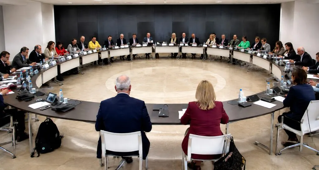 Inversión educativa de 3.338 millones llega a sindicatos docentes